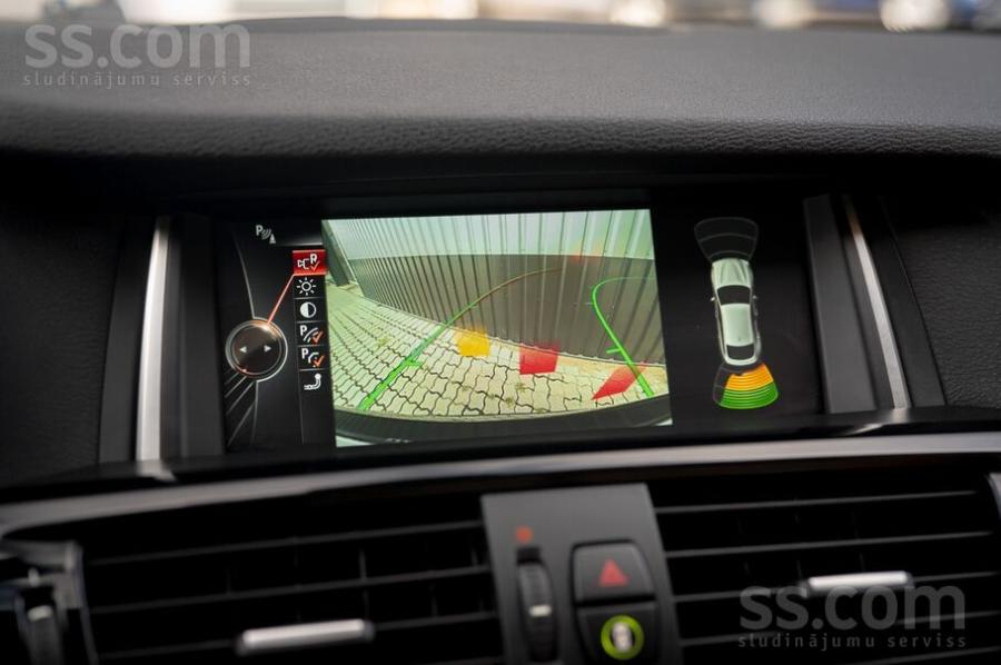 Black BMW X4 2015 in Talsi, with an engine capacity of 3.00 L and mileage of 226 thousand km for 15950 €, photo 26 on AUTOMOTO.COM.LV