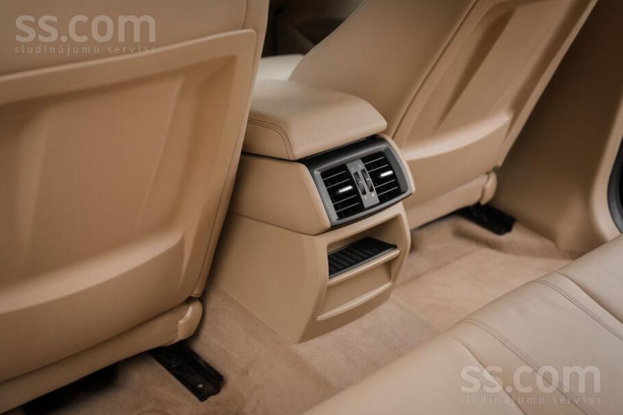 Black BMW X4 2015 in Talsi, with an engine capacity of 3.00 L and mileage of 226 thousand km for 15950 €, photo 30 on AUTOMOTO.COM.LV