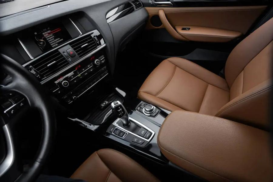 Melns BMW X4 2015 Jelgava, ar dzinēja tilpumu 2.00 L un nobraukumu 190 tūkst. km par 14500 €, foto 19 vietnē AUTOMOTO.COM.LV