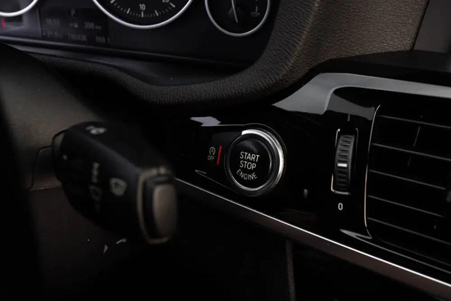 Melns BMW X4 2015 Jelgava, ar dzinēja tilpumu 2.00 L un nobraukumu 190 tūkst. km par 14500 €, foto 31 vietnē AUTOMOTO.COM.LV