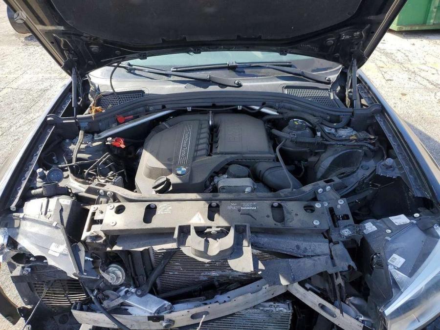 Black BMW X4 2015 in Siauliai, with an engine capacity of 2.98 L and mileage of 88 thousand km for 8300 €, photo 11 on AUTOMOTO.COM.LV