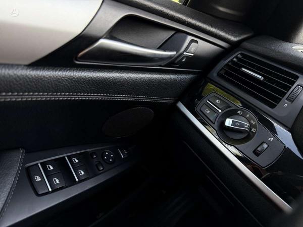 Black BMW X4 2015 in Kaunas, with an engine capacity of 2.99 L and mileage of 273 thousand km for 13500 €, photo 6 on AUTOMOTO.COM.LV
