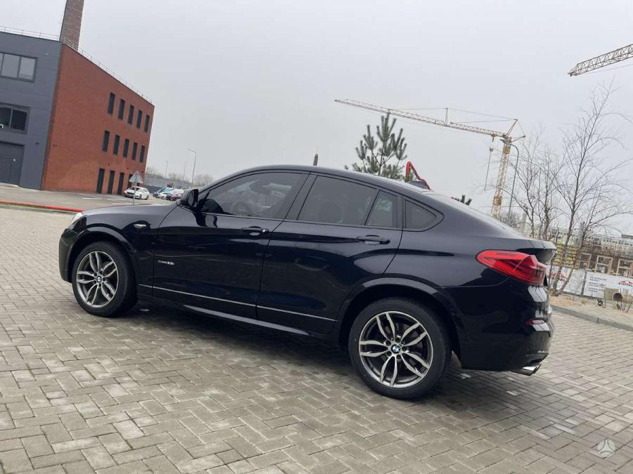 Black BMW X4 2016 in Klaipeda, with an engine capacity of 2.00 L and mileage of 266 thousand km for 15000 €, photo 6 on AUTOMOTO.COM.LV
