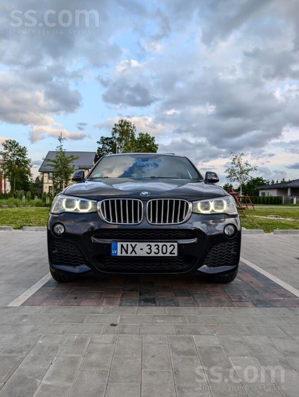 Black BMW X4 2016 in Riga, with an engine capacity of 3.00 L and mileage of 201 thousand km for 18490 €, photo 3 on AUTOMOTO.COM.LV
