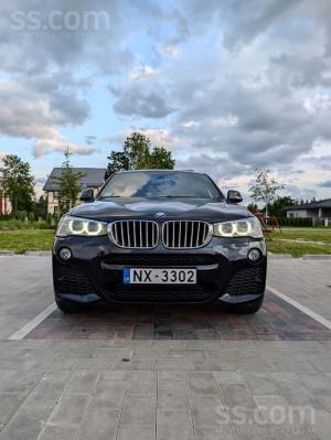 Black BMW X4 2016 in Riga, with an engine capacity of 3.00 L and mileage of 201 thousand km for 18490 €, photo 3 on AUTOMOTO.COM.LV