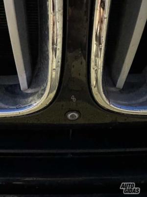 Black BMW X4 2016 in Vilnius, with an engine capacity of 2.00 L and mileage of 155 thousand km for 16500 €, photo 19 on AUTOMOTO.COM.LV