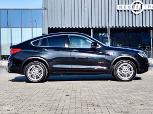 Black BMW X4 2016 in Siauliai, with an engine capacity of 2.00 L and mileage of 303 thousand km for 14990 €, photo 10 on AUTOMOTO.COM.LV