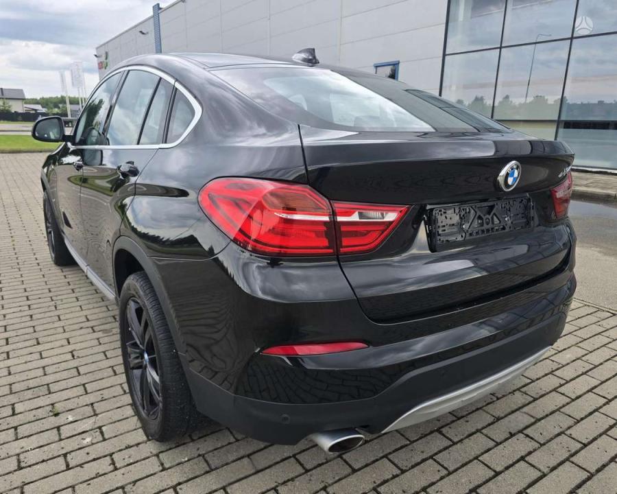 Black BMW X4 2016 in Panevezys, with an engine capacity of 2.00 L and mileage of 279 thousand km for 13499 €, photo 4 on AUTOMOTO.COM.LV
