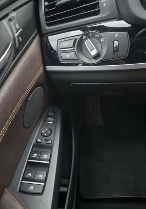 Black BMW X4 2016 in Panevezys, with an engine capacity of 2.00 L and mileage of 279 thousand km for 13499 €, photo 25 on AUTOMOTO.COM.LV