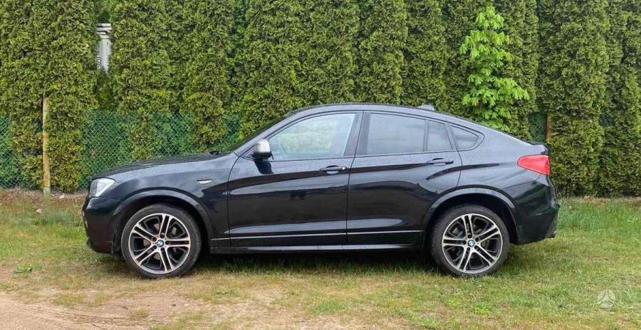 Black BMW X4 2016 in Vilnius, with an engine capacity of 3.00 L and mileage of 195 thousand km for 21450 €, photo 5 on AUTOMOTO.COM.LV