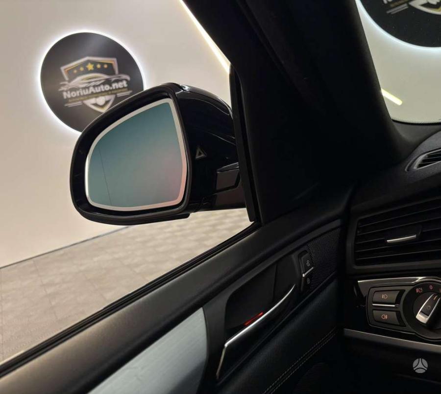 Black BMW X4 2016 in Marijampole, with an engine capacity of 2.99 L and mileage of 254 thousand km for 17700 €, photo 7 on AUTOMOTO.COM.LV