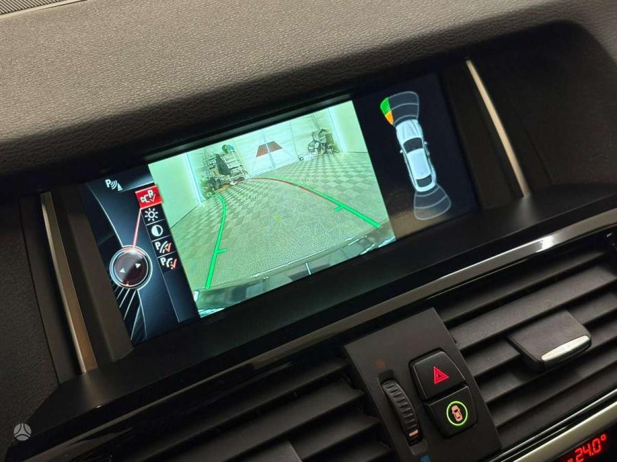 Black BMW X4 2016 in Marijampole, with an engine capacity of 2.99 L and mileage of 254 thousand km for 17700 €, photo 8 on AUTOMOTO.COM.LV