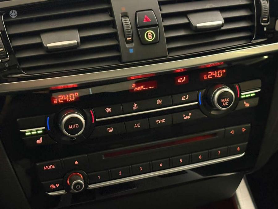 Black BMW X4 2016 in Marijampole, with an engine capacity of 2.99 L and mileage of 254 thousand km for 17700 €, photo 12 on AUTOMOTO.COM.LV