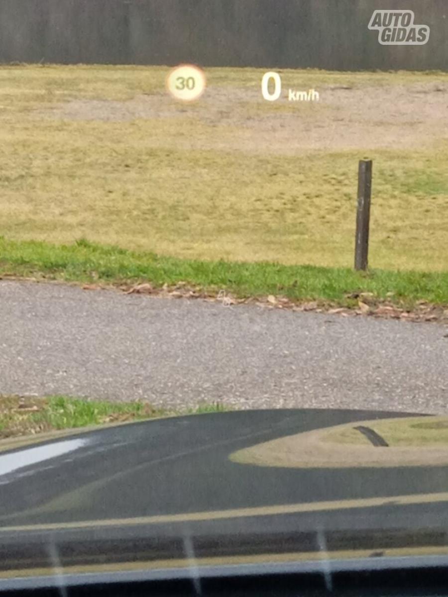 Black BMW X4 2017 in Kaunas, with an engine capacity of 3.00 L and mileage of 79 thousand km for 24500 €, photo 25 on AUTOMOTO.COM.LV