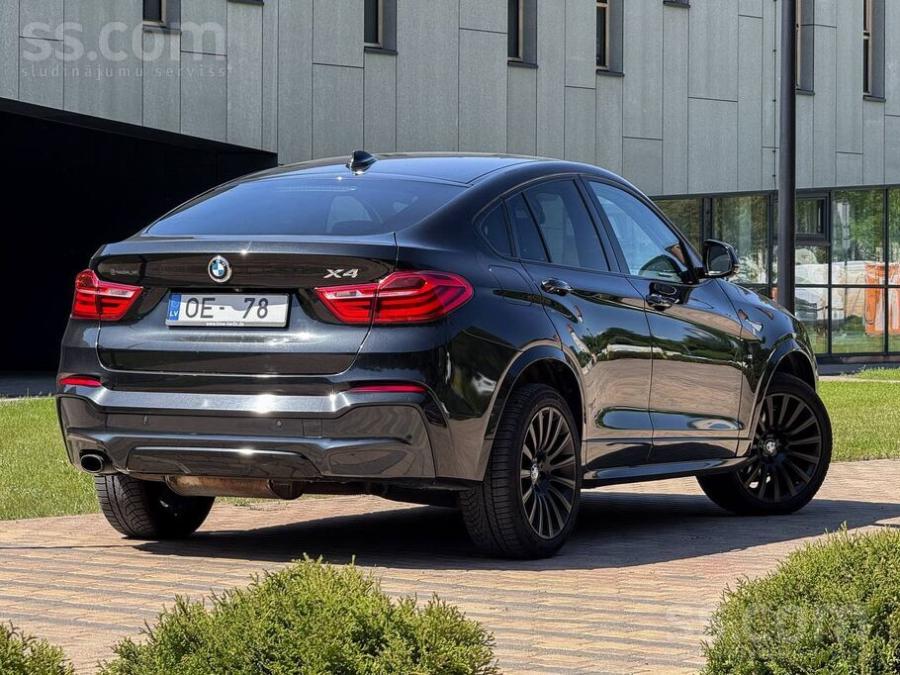 Black BMW X4 2017 in Riga, with an engine capacity of 2.00 L and mileage of 278 thousand km for 18900 €, photo 6 on AUTOMOTO.COM.LV