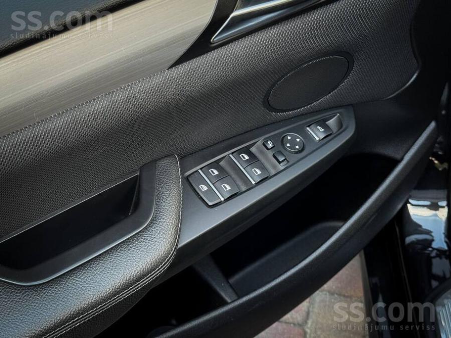 Black BMW X4 2017 in Riga, with an engine capacity of 2.00 L and mileage of 278 thousand km for 18900 €, photo 23 on AUTOMOTO.COM.LV