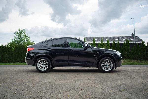Black BMW X4 2017 in Elektrenai, with an engine capacity of 2.00 L and mileage of 265 thousand km for 17350 €, photo 7 on AUTOMOTO.COM.LV