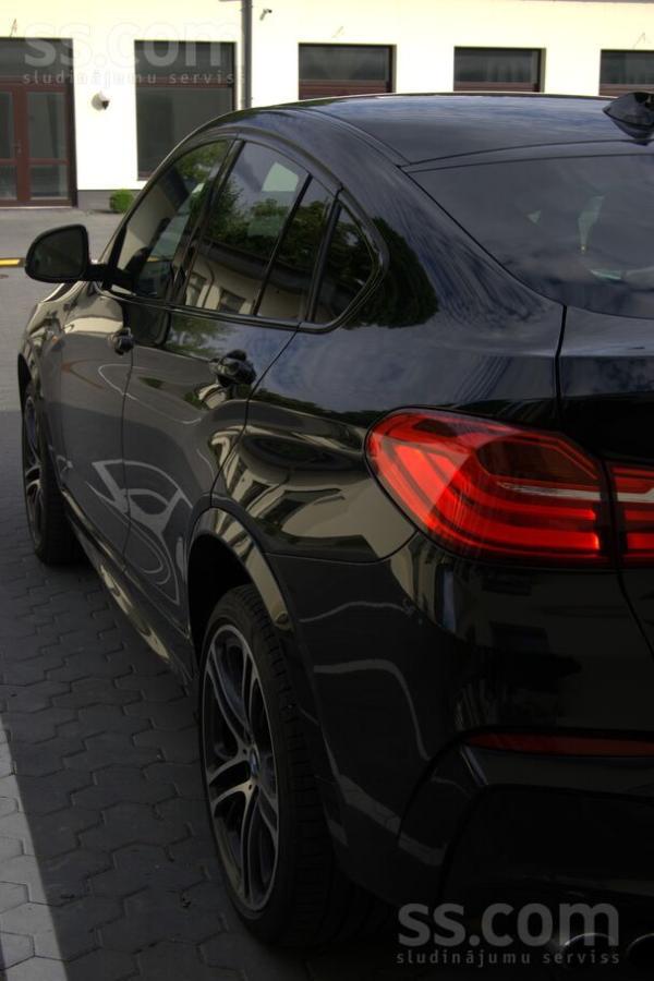 Black BMW X4 2017 in Riga, with an engine capacity of 3.00 L and mileage of 135 thousand km for 22500 €, photo 10 on AUTOMOTO.COM.LV