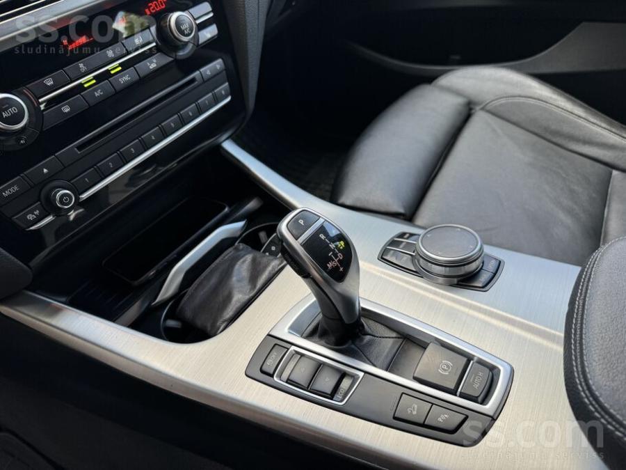 Black BMW X4 2017 in Riga, with an engine capacity of 3.00 L and mileage of 0 thousand km for 16950 €, photo 13 on AUTOMOTO.COM.LV