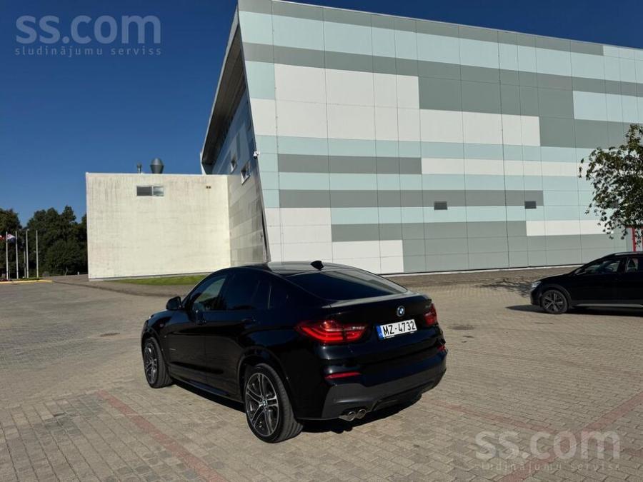 Black BMW X4 2017 in Dobele, with an engine capacity of 3.00 L and mileage of 203 thousand km for 22000 €, photo 8 on AUTOMOTO.COM.LV