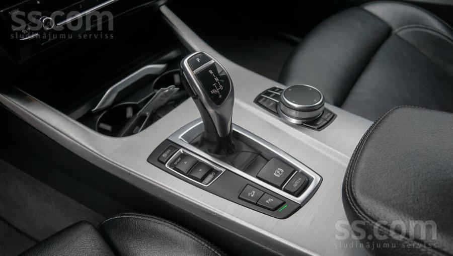 Black BMW X4 2017 in Riga, with an engine capacity of 3.00 L and mileage of 220 thousand km for 18450 €, photo 21 on AUTOMOTO.COM.LV