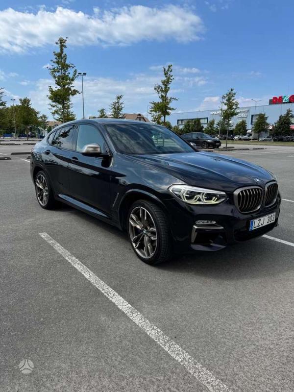 Black BMW X4 2018 in Klaipeda, with an engine capacity of 2.99 L and mileage of 126 thousand km for 31500 €, photo 2 on AUTOMOTO.COM.LV