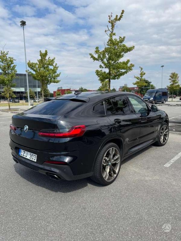 Black BMW X4 2018 in Klaipeda, with an engine capacity of 2.99 L and mileage of 126 thousand km for 31500 €, photo 4 on AUTOMOTO.COM.LV