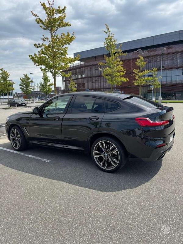 Black BMW X4 2018 in Klaipeda, with an engine capacity of 2.99 L and mileage of 126 thousand km for 31500 €, photo 5 on AUTOMOTO.COM.LV