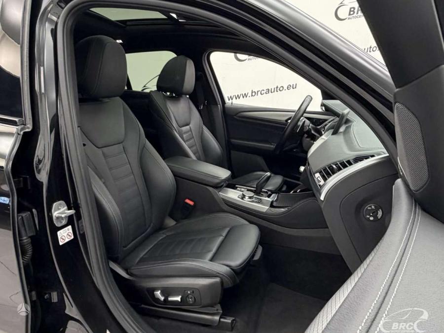Black BMW X4 2018 in Vilnius, with an engine capacity of 2.99 L and mileage of 179 thousand km for 32000 €, photo 8 on AUTOMOTO.COM.LV