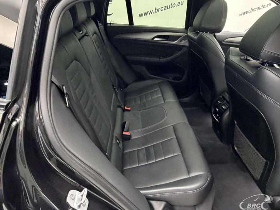 Black BMW X4 2018 in Vilnius, with an engine capacity of 2.99 L and mileage of 179 thousand km for 32000 €, photo 13 on AUTOMOTO.COM.LV