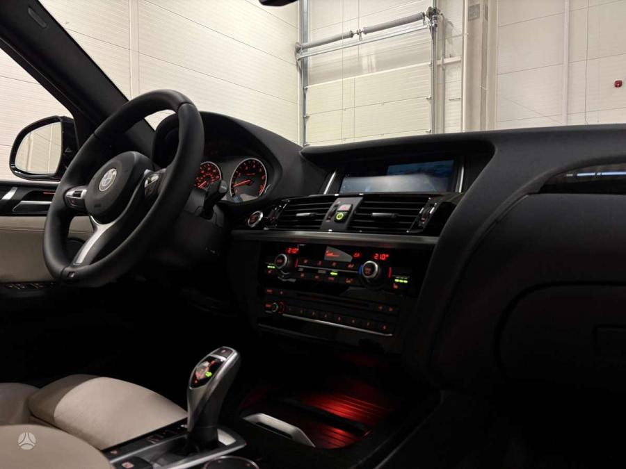 Black BMW X4 2018 in Vilnius, with an engine capacity of 2.98 L and mileage of 68 thousand km for 23990 €, photo 19 on AUTOMOTO.COM.LV