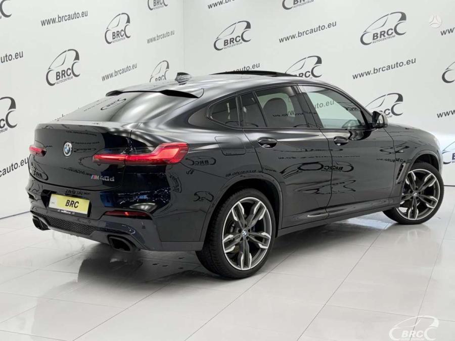 Black BMW X4 2018 in Vilnius, with an engine capacity of 2.99 L and mileage of 179 thousand km for 31200 €, photo 3 on AUTOMOTO.COM.LV