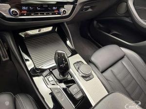 Black BMW X4 2018 in Vilnius, with an engine capacity of 2.99 L and mileage of 179 thousand km for 31200 €, photo 29 on AUTOMOTO.COM.LV