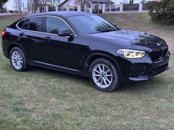 Black BMW X4 2018 in Vilnius, with an engine capacity of 2.00 L and mileage of 89 thousand km for 26500 €, photo 4 on AUTOMOTO.COM.LV