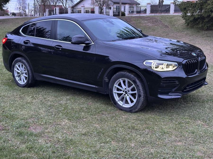 Black BMW X4 2018 in Vilnius, with an engine capacity of 2.00 L and mileage of 89 thousand km for 26500 €, photo 5 on AUTOMOTO.COM.LV