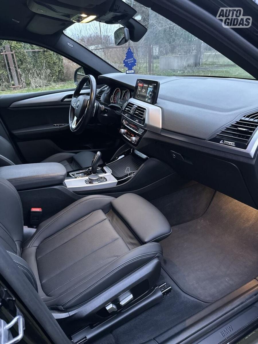 Black BMW X4 2018 in Vilnius, with an engine capacity of 2.00 L and mileage of 89 thousand km for 26500 €, photo 13 on AUTOMOTO.COM.LV