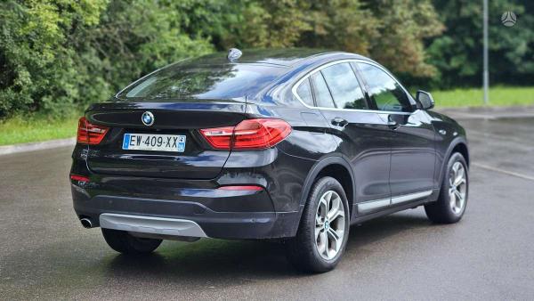 Black BMW X4 2018 in Elektrenai, with an engine capacity of 2.00 L and mileage of 207 thousand km for 17900 €, photo 6 on AUTOMOTO.COM.LV