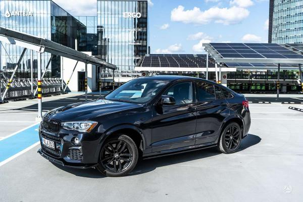 Black BMW X4 2018 in Vilnius, with an engine capacity of 3.00 L and mileage of 106 thousand km for 31500 €, photo 3 on AUTOMOTO.COM.LV
