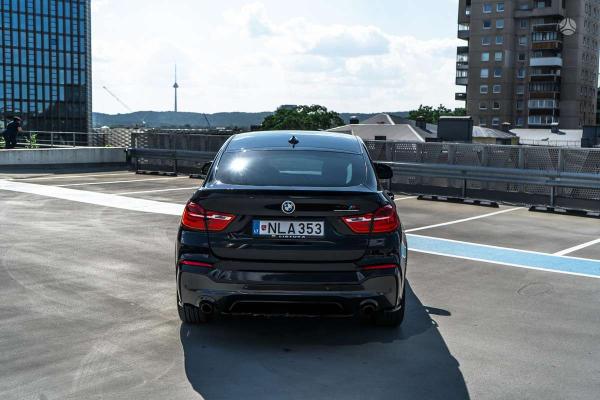 Black BMW X4 2018 in Vilnius, with an engine capacity of 3.00 L and mileage of 106 thousand km for 31500 €, photo 7 on AUTOMOTO.COM.LV