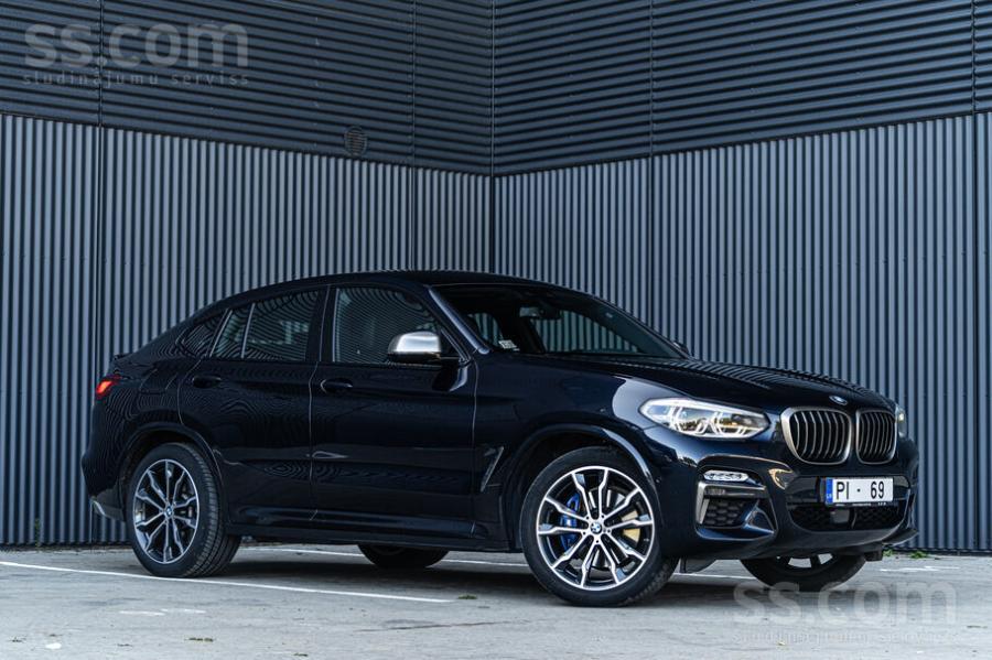 Black BMW X4 2018 in Riga, with an engine capacity of 3.00 L and mileage of 82 thousand km for 35000 €, photo 3 on AUTOMOTO.COM.LV