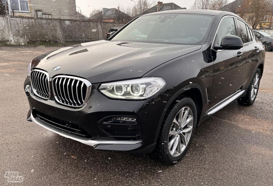Black BMW X4 2019 in Siauliai, with an engine capacity of 2.00 L and mileage of 75 thousand km for 27700 €, photo 2 on AUTOMOTO.COM.LV