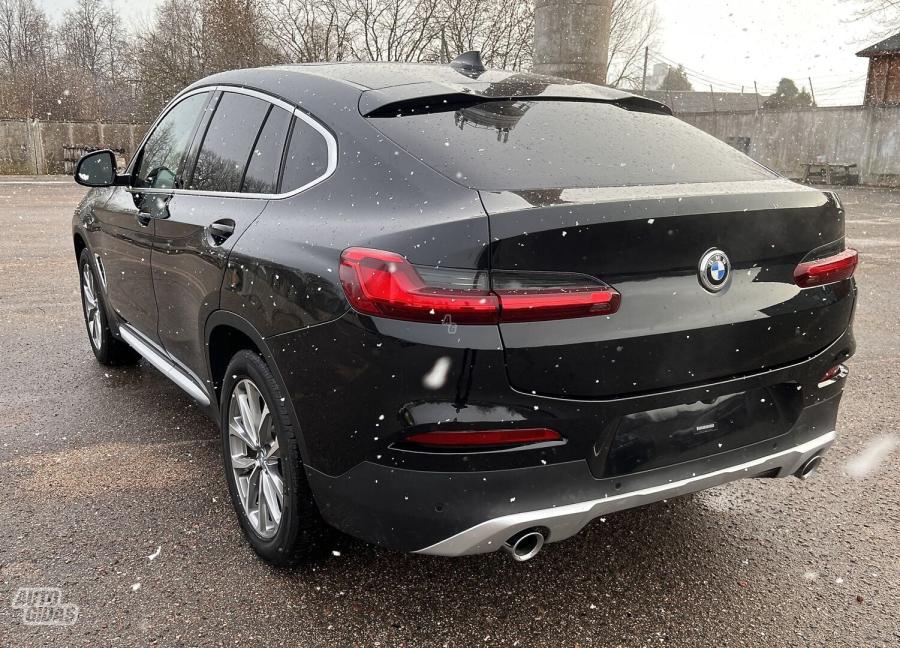 Black BMW X4 2019 in Siauliai, with an engine capacity of 2.00 L and mileage of 75 thousand km for 27700 €, photo 5 on AUTOMOTO.COM.LV