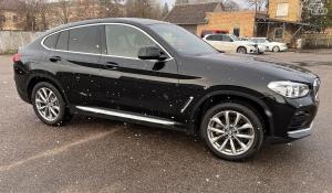 Black BMW X4 2019 in Siauliai, with an engine capacity of 2.00 L and mileage of 75 thousand km for 27700 €, photo 10 on AUTOMOTO.COM.LV