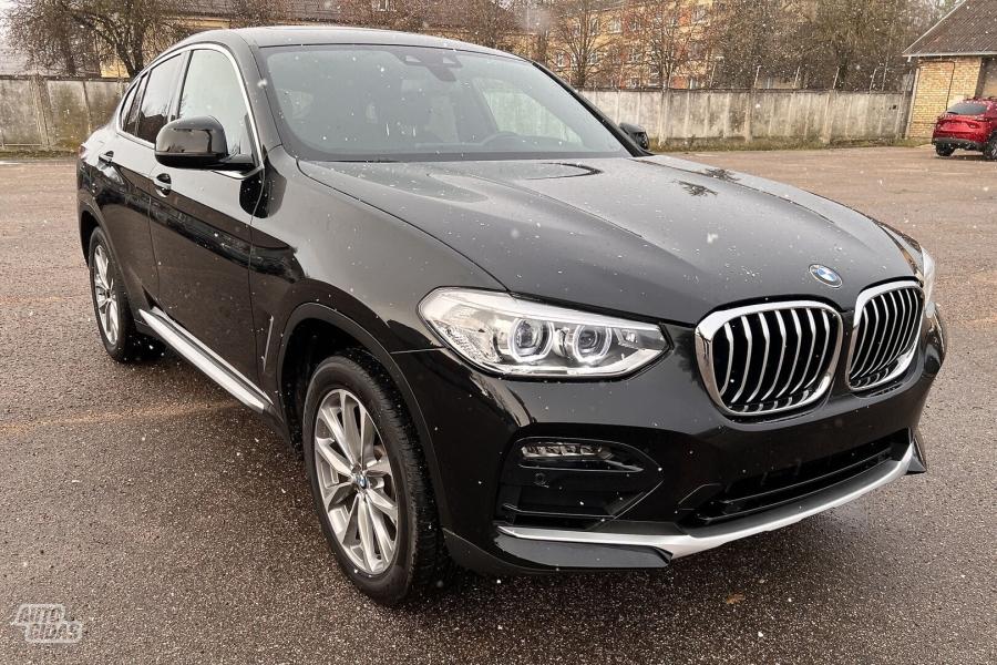 Black BMW X4 2019 in Siauliai, with an engine capacity of 2.00 L and mileage of 75 thousand km for 27700 €, photo 12 on AUTOMOTO.COM.LV