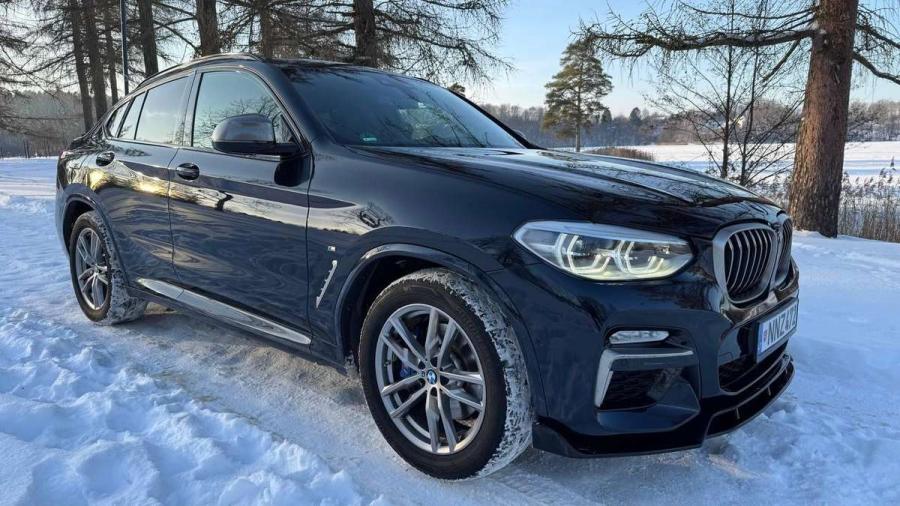 Black BMW X4 2019 in Vilnius, with an engine capacity of 3.00 L and mileage of 99 thousand km for 33300 €, photo 6 on AUTOMOTO.COM.LV