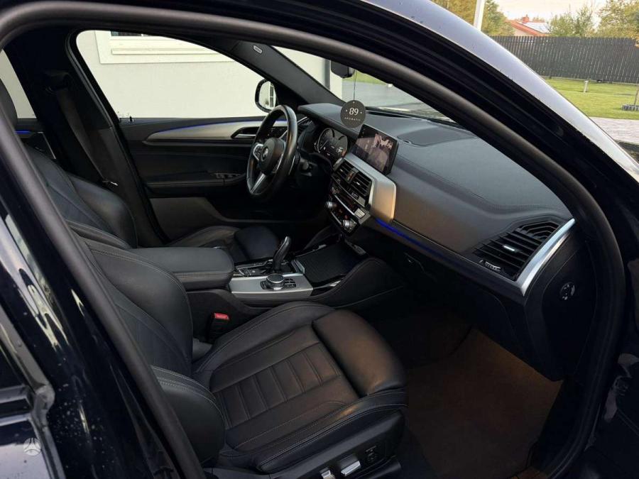 Black BMW X4 2019 in Vilnius, with an engine capacity of 3.00 L and mileage of 99 thousand km for 33300 €, photo 14 on AUTOMOTO.COM.LV