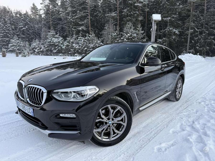 Black BMW X4 2019 in Taurage, with an engine capacity of 2.00 L and mileage of 219 thousand km for 25900 €, photo 1 on AUTOMOTO.COM.LV