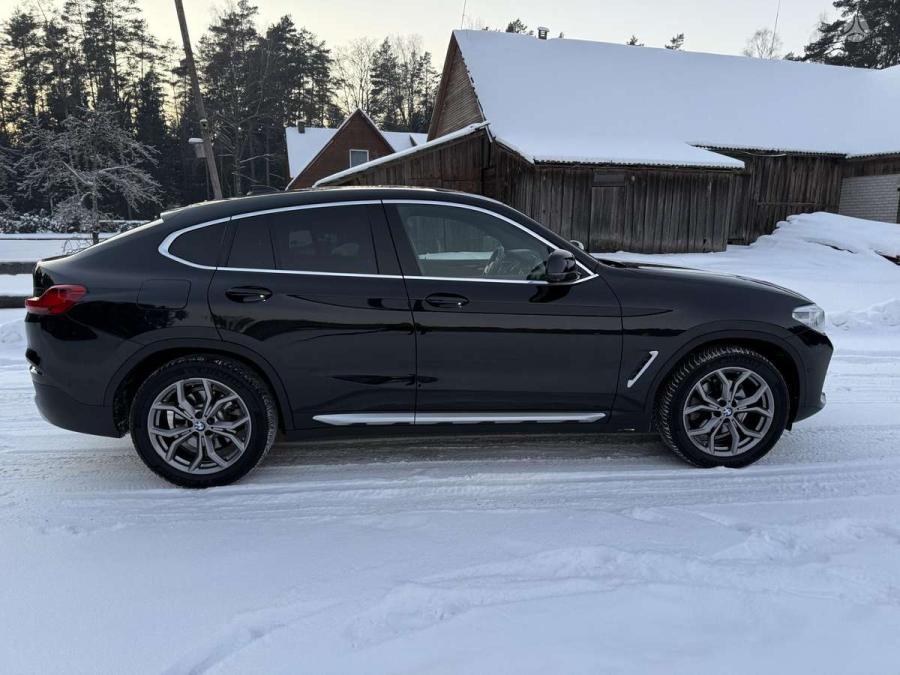 Black BMW X4 2019 in Taurage, with an engine capacity of 2.00 L and mileage of 219 thousand km for 25900 €, photo 8 on AUTOMOTO.COM.LV