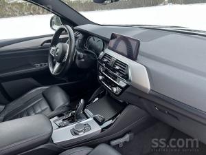 Black BMW X4 2019 in Riga, with an engine capacity of 2.00 L and mileage of 168 thousand km for 27950 €, photo 9 on AUTOMOTO.COM.LV