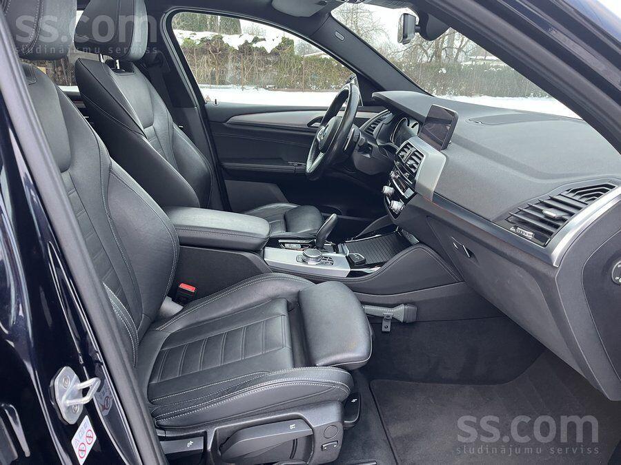 Black BMW X4 2019 in Riga, with an engine capacity of 2.00 L and mileage of 168 thousand km for 27950 €, photo 11 on AUTOMOTO.COM.LV